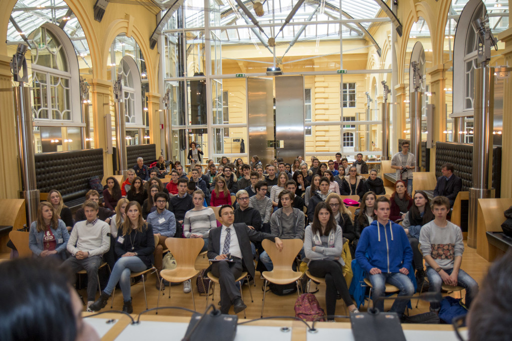 Le idee del Parlamento studentesco europeo a palazzo Widmann