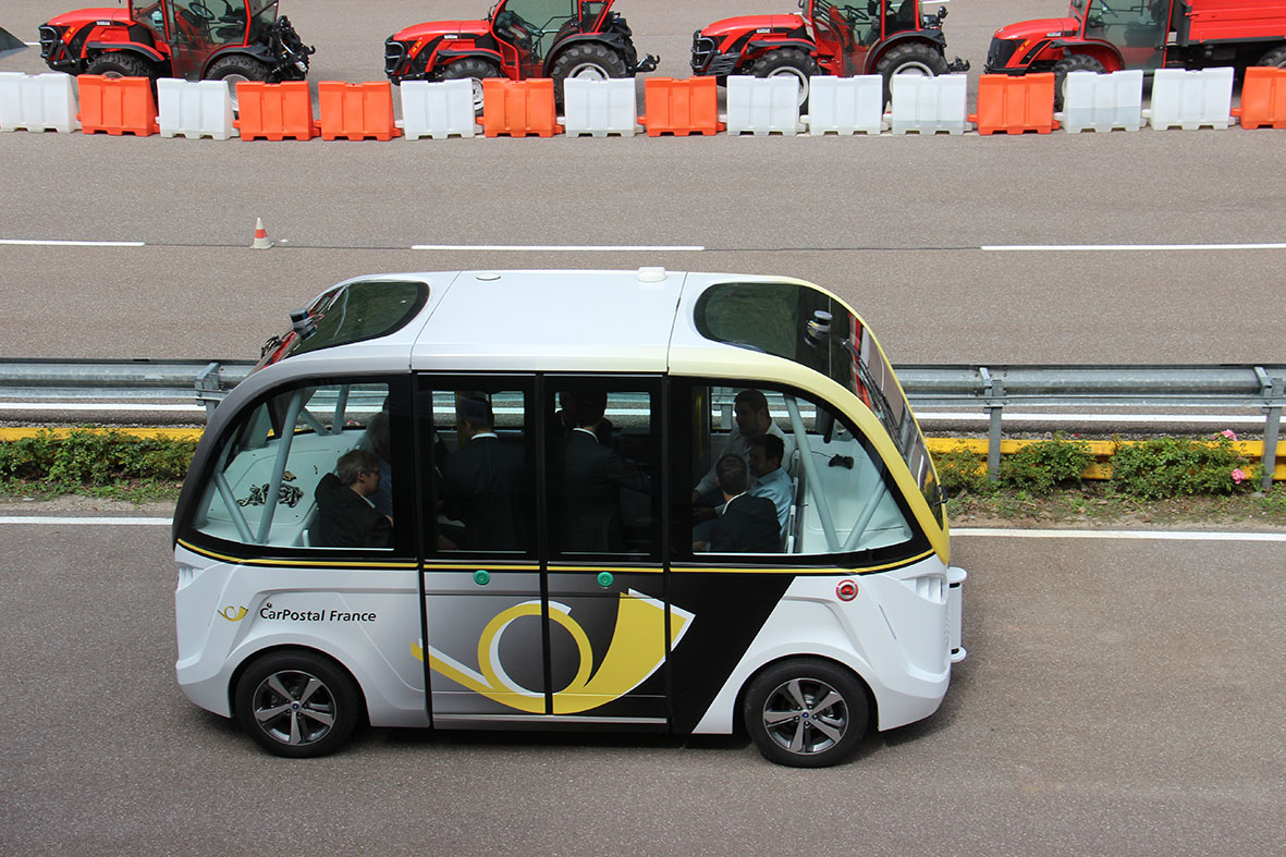 Minibus a guida automatica, «assaggio» al Safety Park
