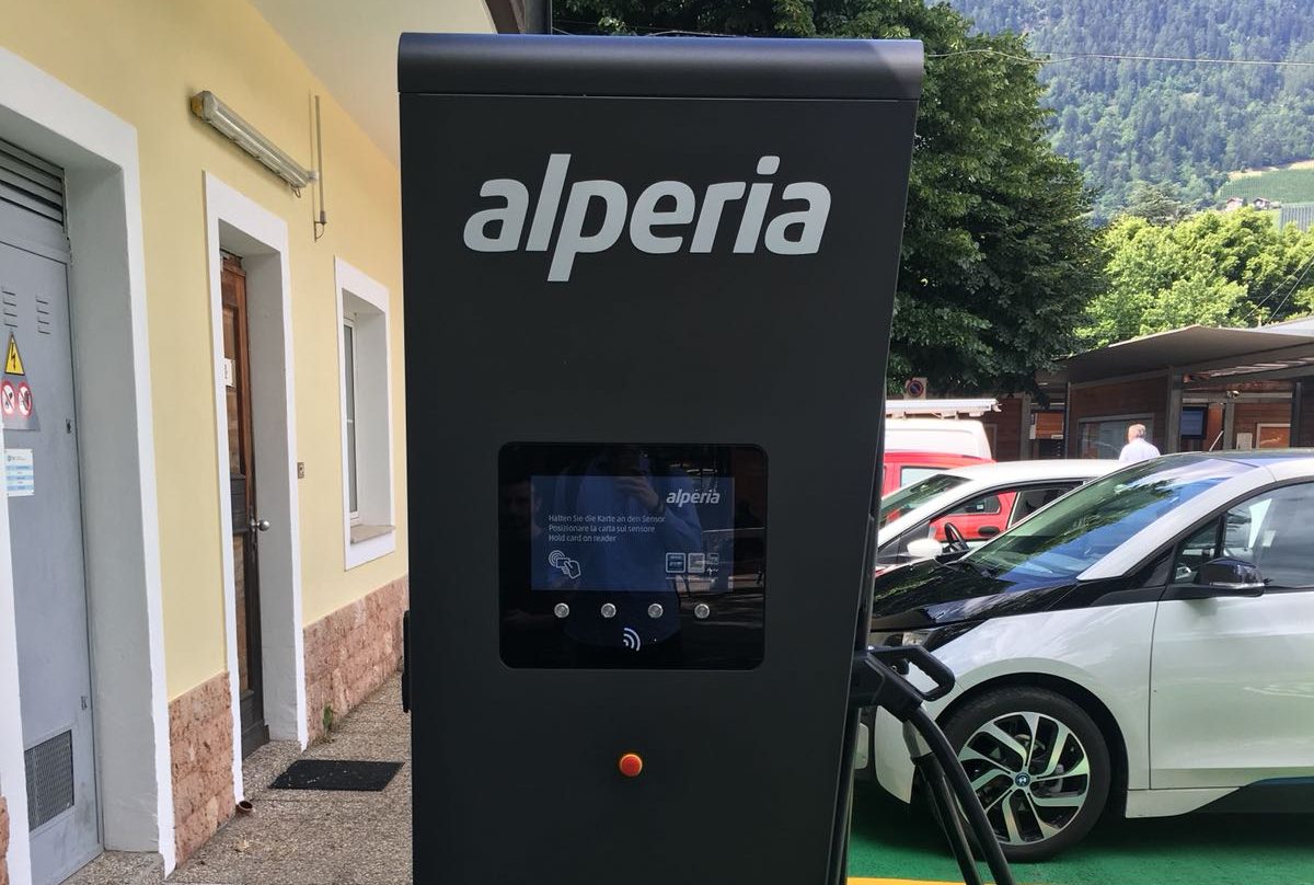 Alperia verdoppelt Flatrate von E-Auto-Ladestationen | Alto Adige ...