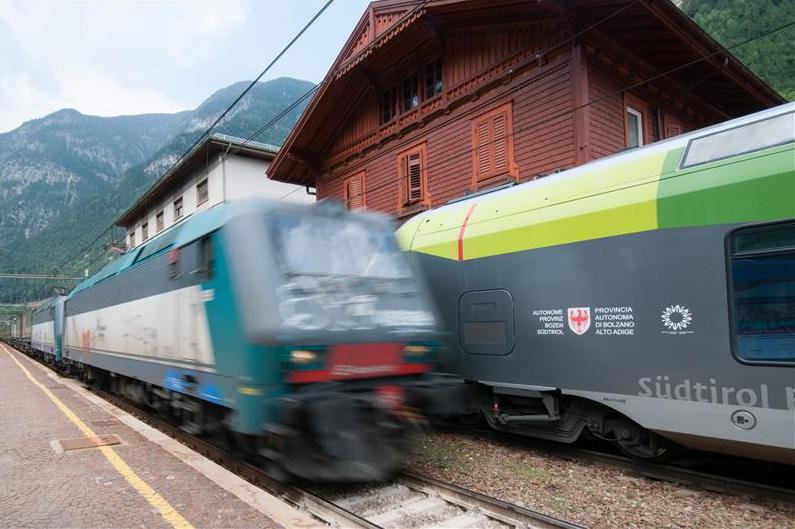 Val Pusteria, ferrovia interrotta: ecco gli orari dei bus sostitutivi Val Pusteria, ferrovia interrotta: ecco gli orari dei bus sostitutivi