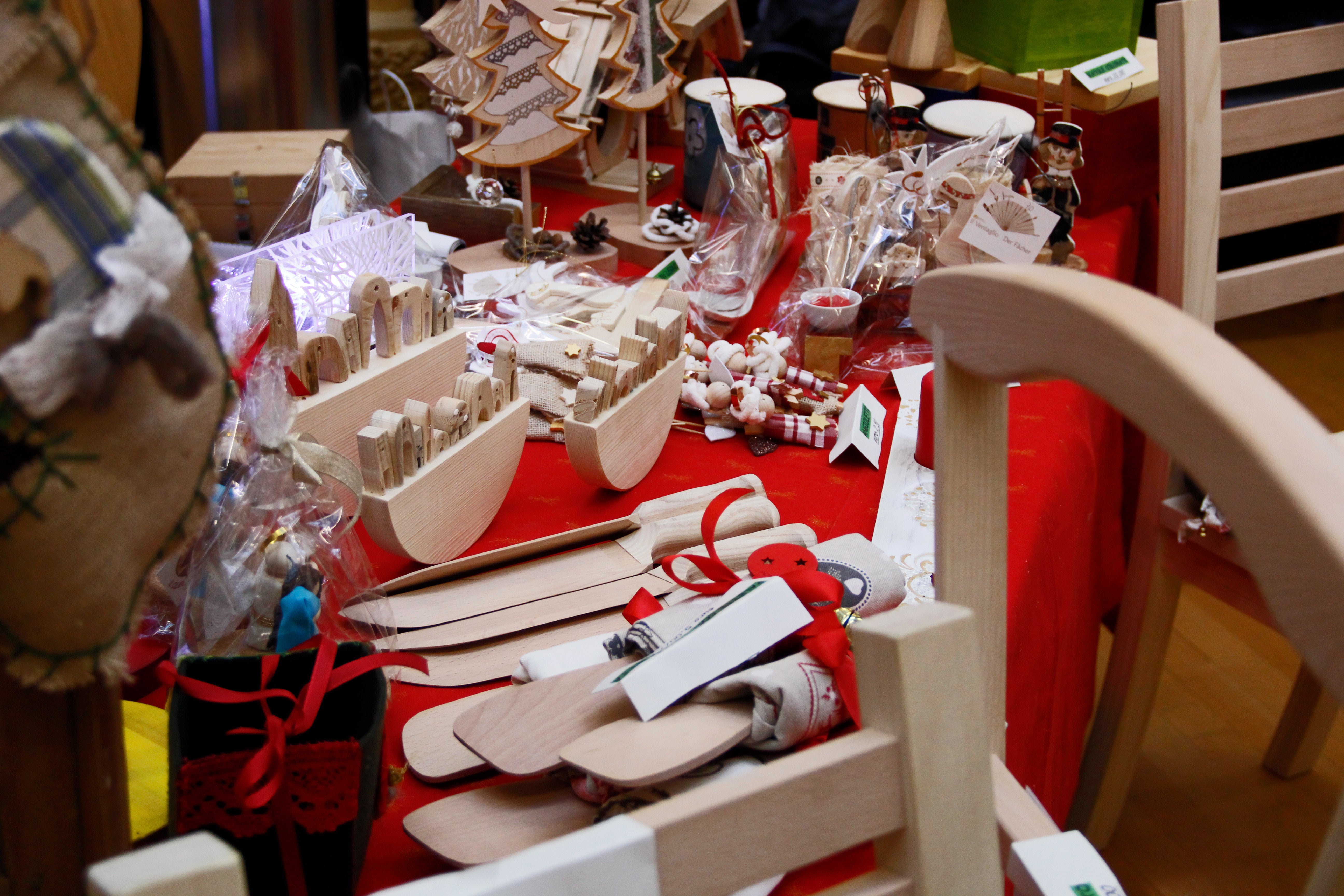 Bolzano: dal 29 novembre torna il Mercatino di Natale solidale a ...