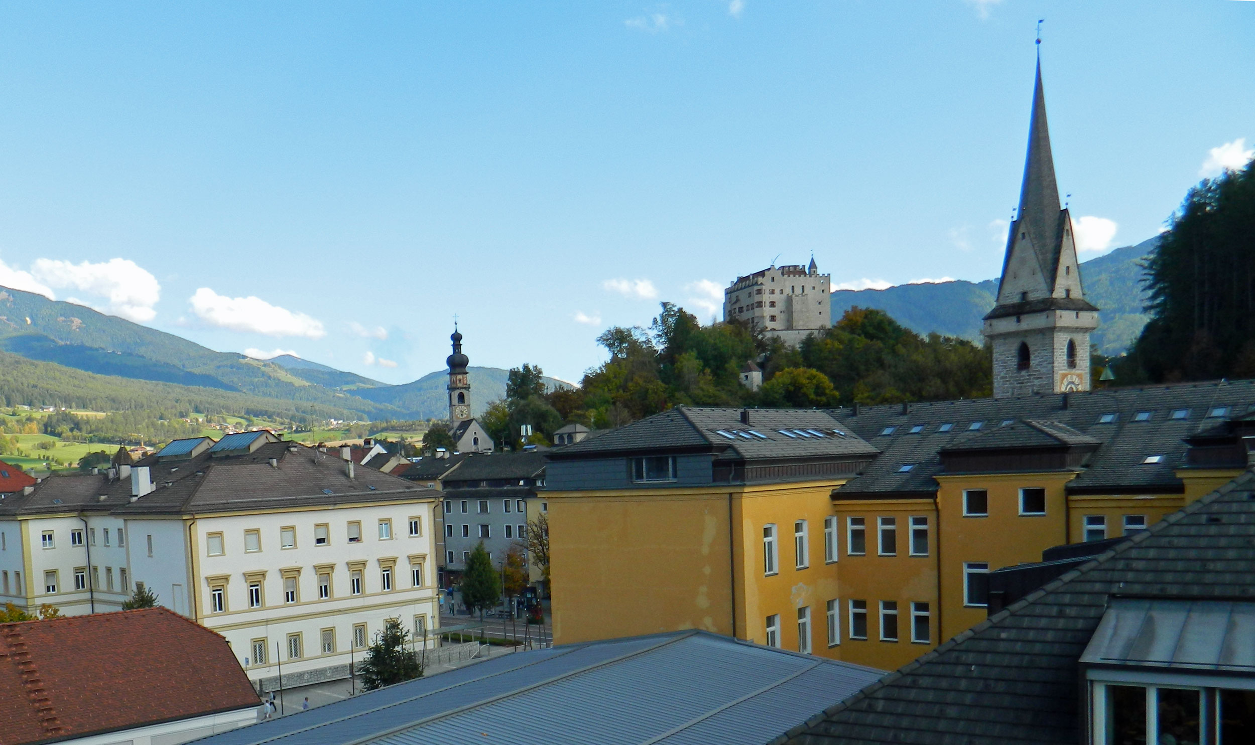 Elezioni Brunico 2025: Bruno Wolf (Svp) eletto al primo turno