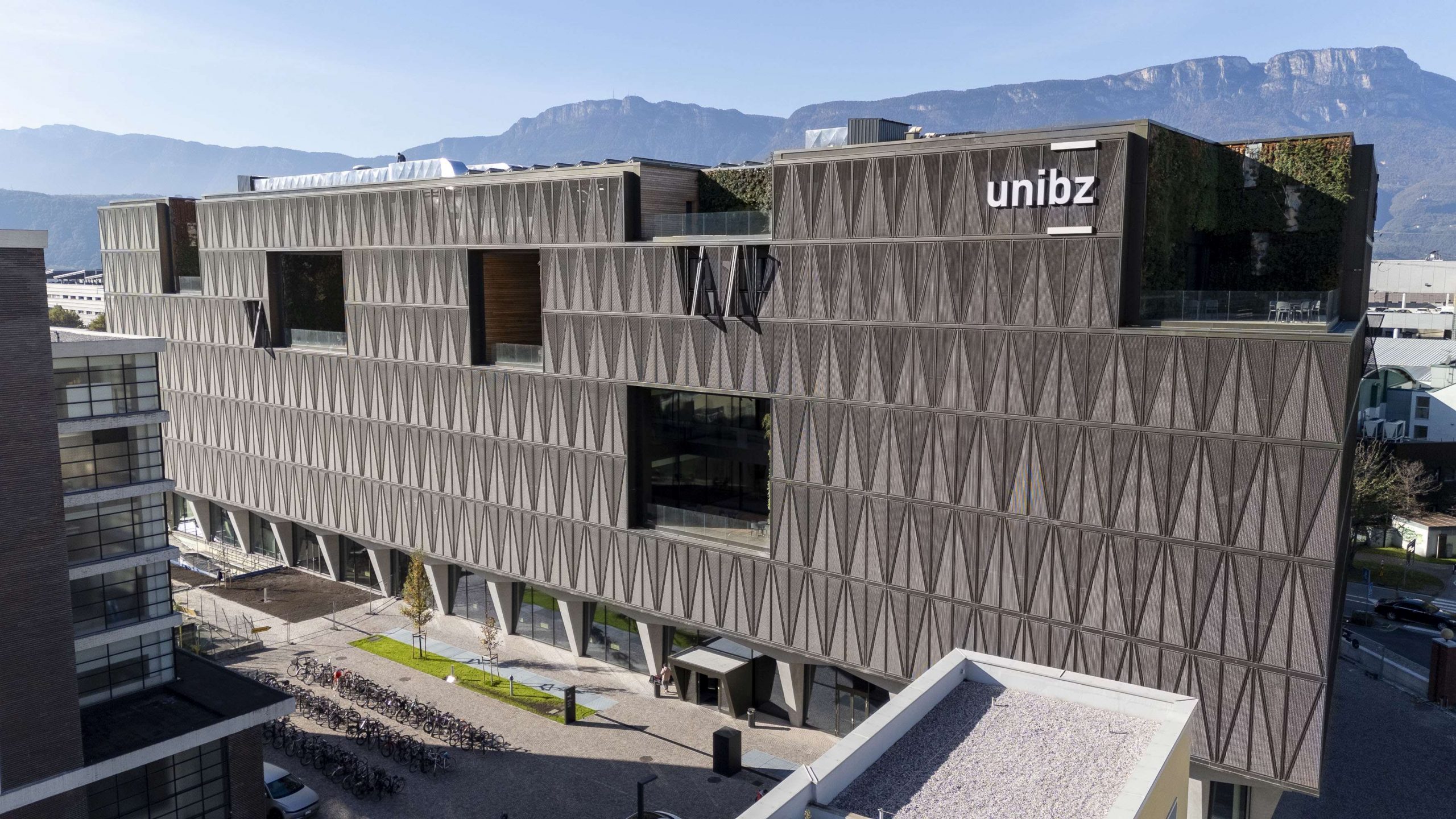 Bolzano: la Facoltà di Ingegneria apre le porte per l'Open Day Unibz